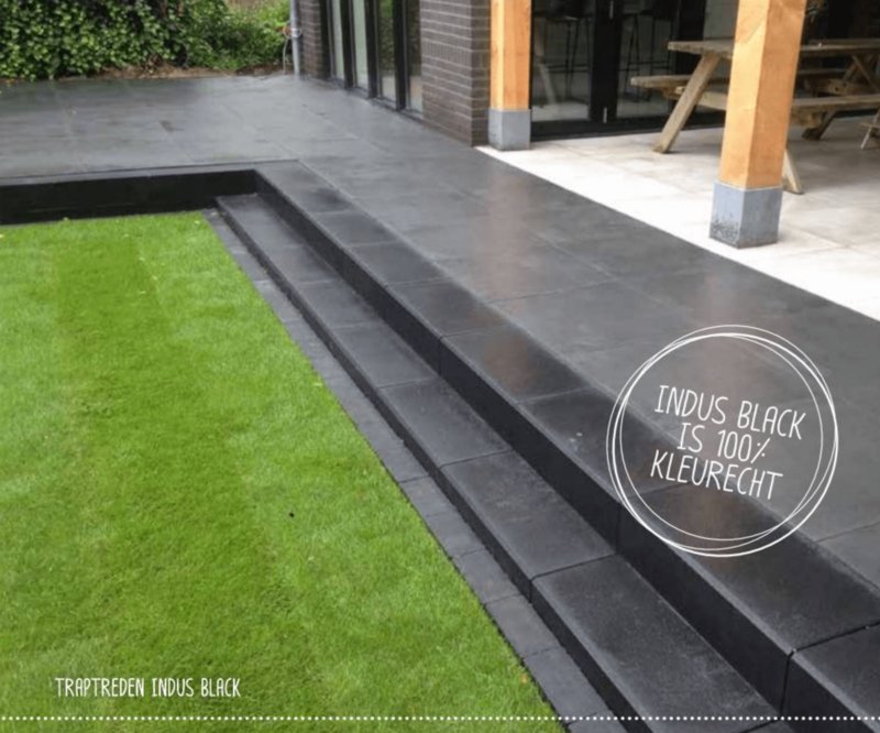 Traptrede - Bielzen beton: Traptrede met facet 60x30x15 cm Indus Black